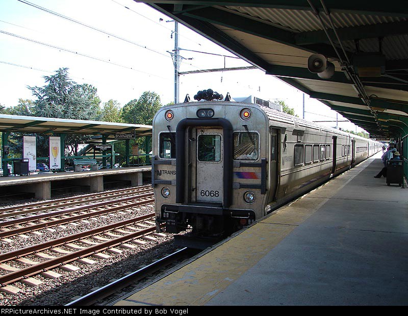 NJT 6068 Comet V cab car